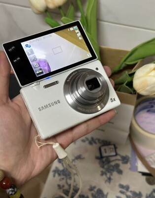 Samsung MV800 Flip-out Vlog Camera White (Preowned) | eBay