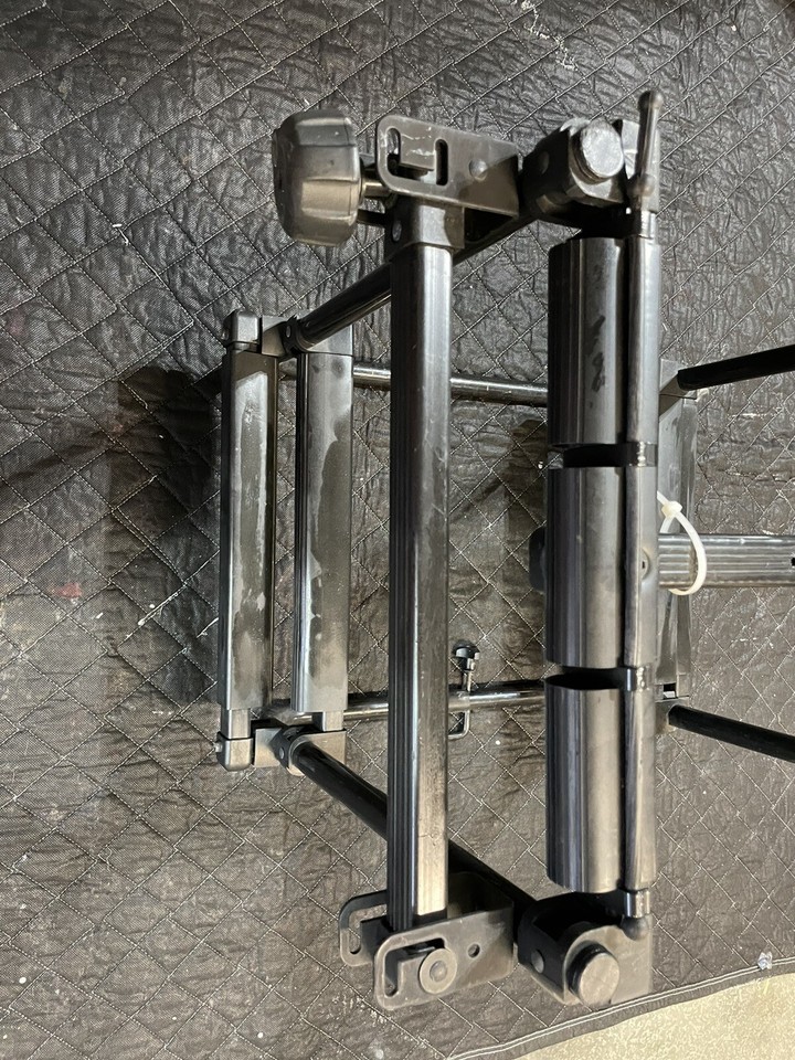 Thule 987XT 6 Ski 4 Board Hitch Mount Car Carrier Attachment Locks Key ...