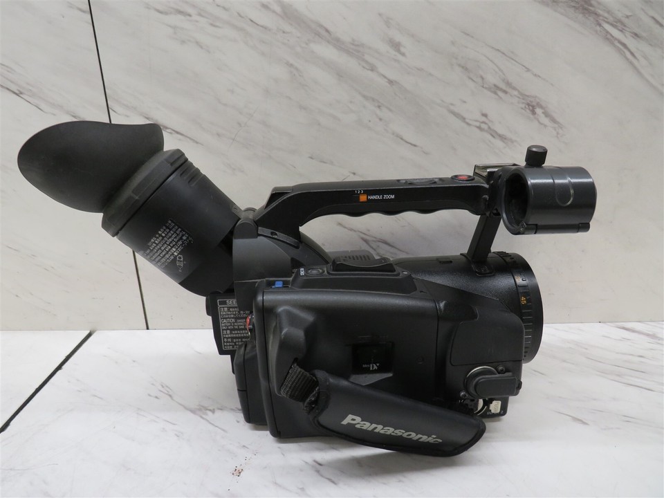 Panasonic AG-DVX100B 3CCD Professional Digital MiniDV Camcorder MIC ...