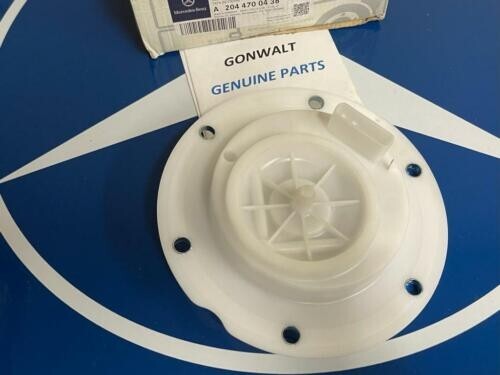 OE 2044700438 Fuel Pump Access Closing Cover For Mercedes Benz C300 ...