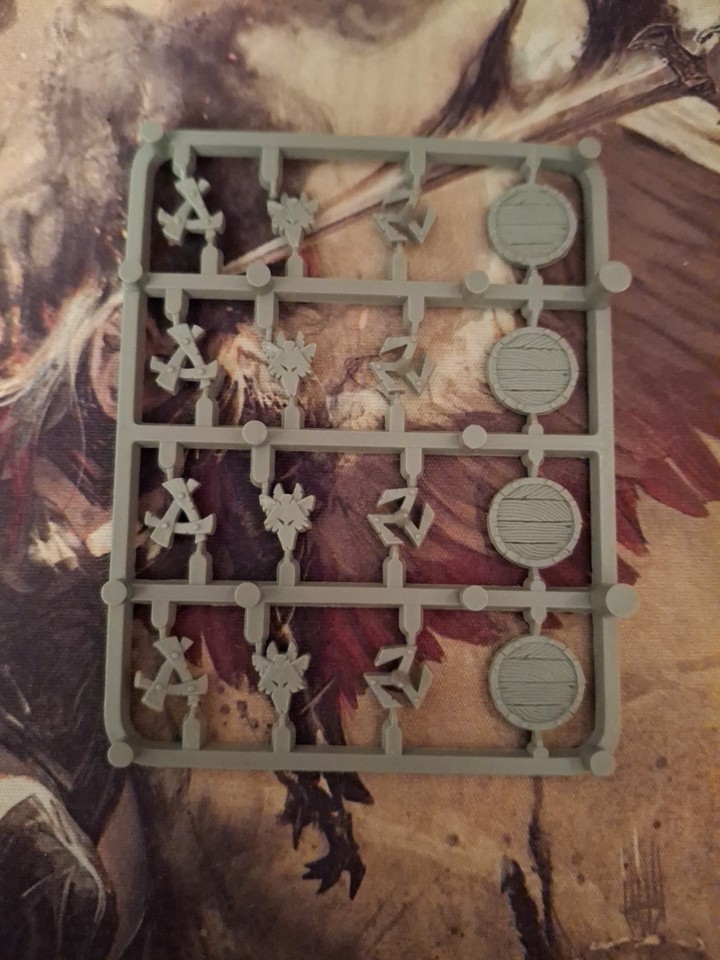 2x SKAVEN SHIELD SPRUE EMBLEM Clan Verminus Skaven Ratmen Warhammer OOP ...