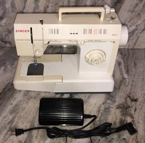 Singer Sewing Machine School Model 5830C W/ Foot Pedal-Very Clean-SHIPS ...