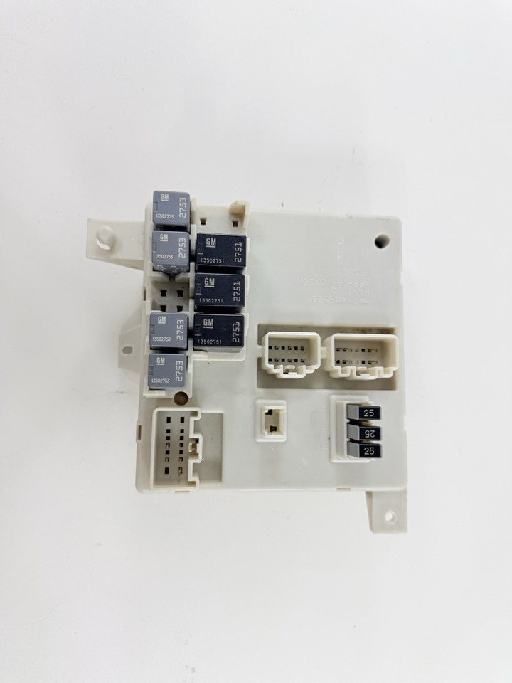 2009-2012 Chevy Traverse Interior Fuse Box Relay Junction Block OEM ...