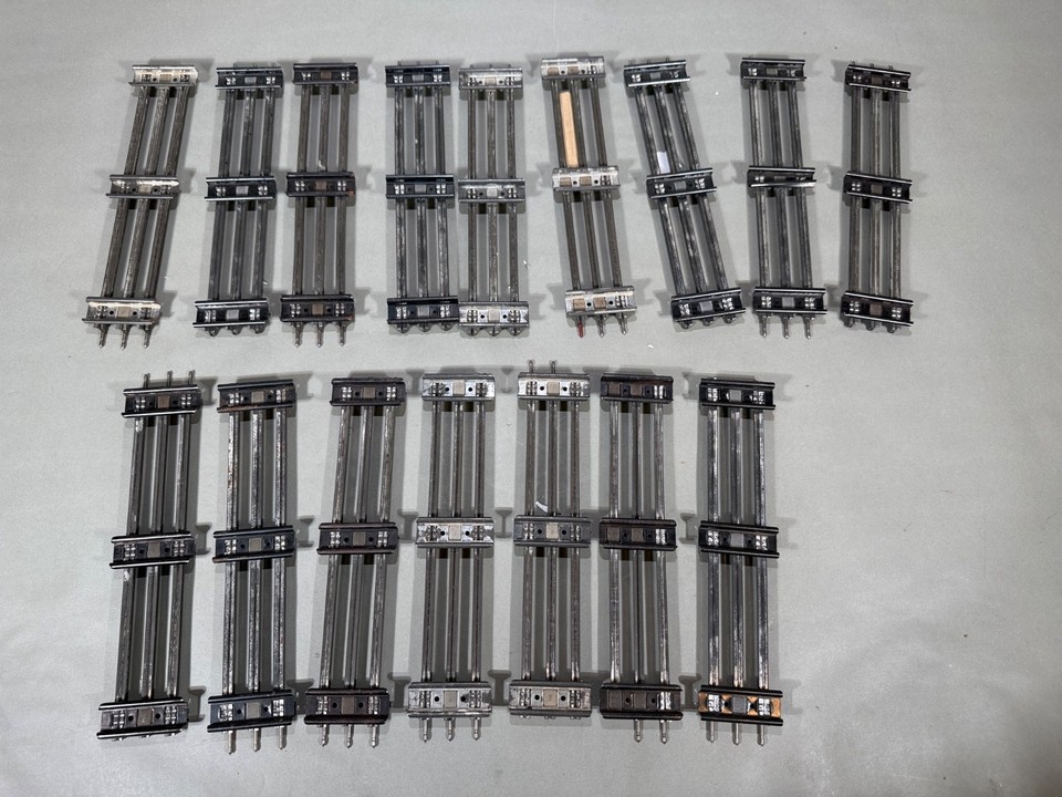 24 Vintage Prewar Lionel Train Track 8 Curved + 16 Straight plus ...