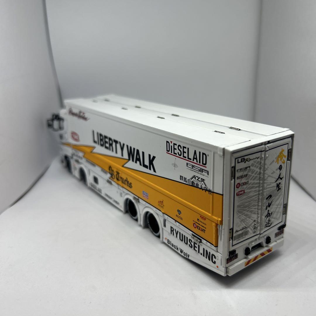 Mitsubishi Fuso Super Great LBTruck Diecast Model 1/64 Mitsubishi Fuso Super Great LBTruck Diecast Model 1/64