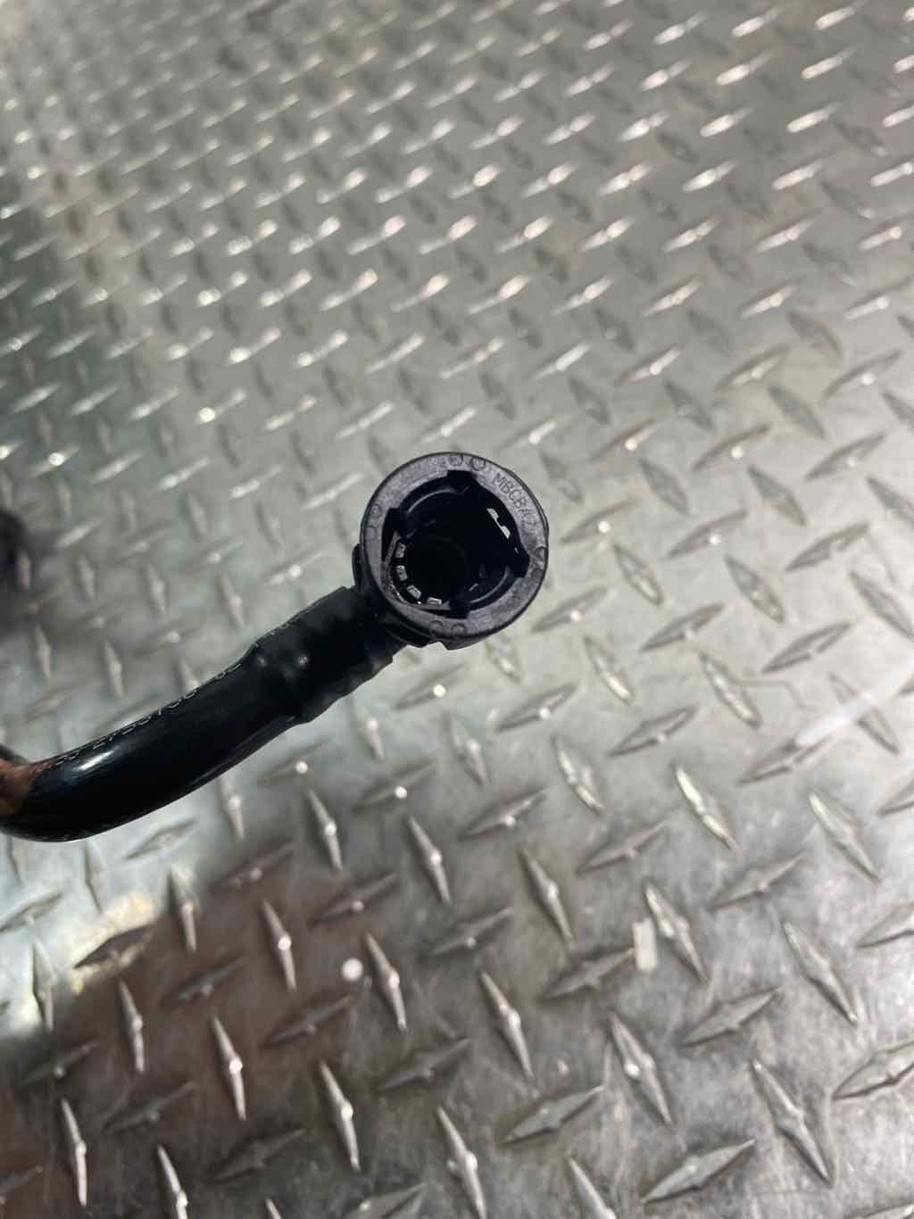 07-15 MINI COOPER R55-R59 FUEL TANK BREATHER VALVE VENT PIPE ...