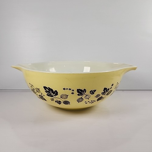 Vintage Pyrex Yellow and Black Gooseberry Pattern 4QT Cinderella Mixing ...