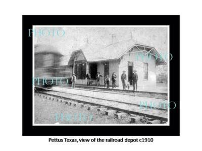 OLD POSTCARD SIZE PHOTO OF PETTUS TEXAS VIEW OF THE RAILROAD DEPOT ...
