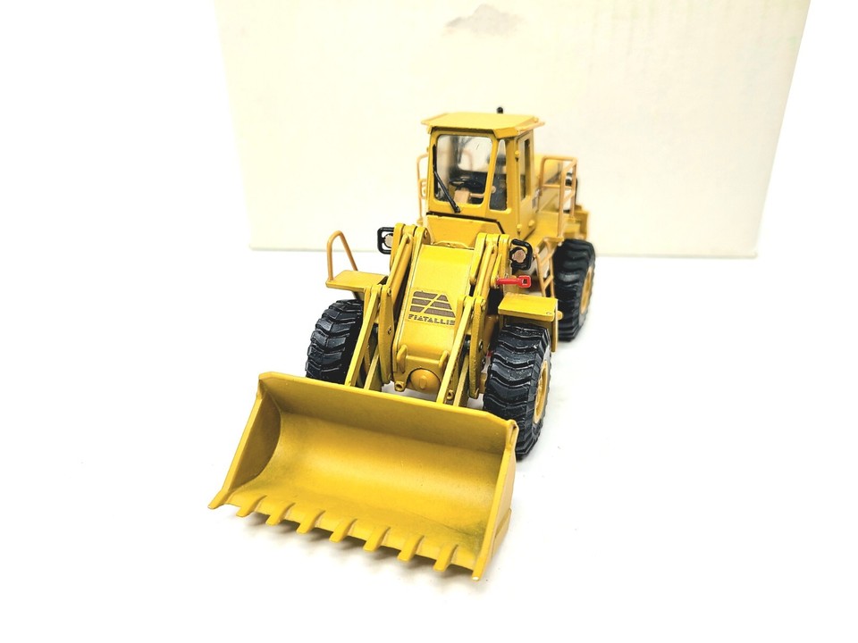 Fiat-Allis FR20B Wheel Loader - Old Cars 1:50 Scale Diecast Model ...