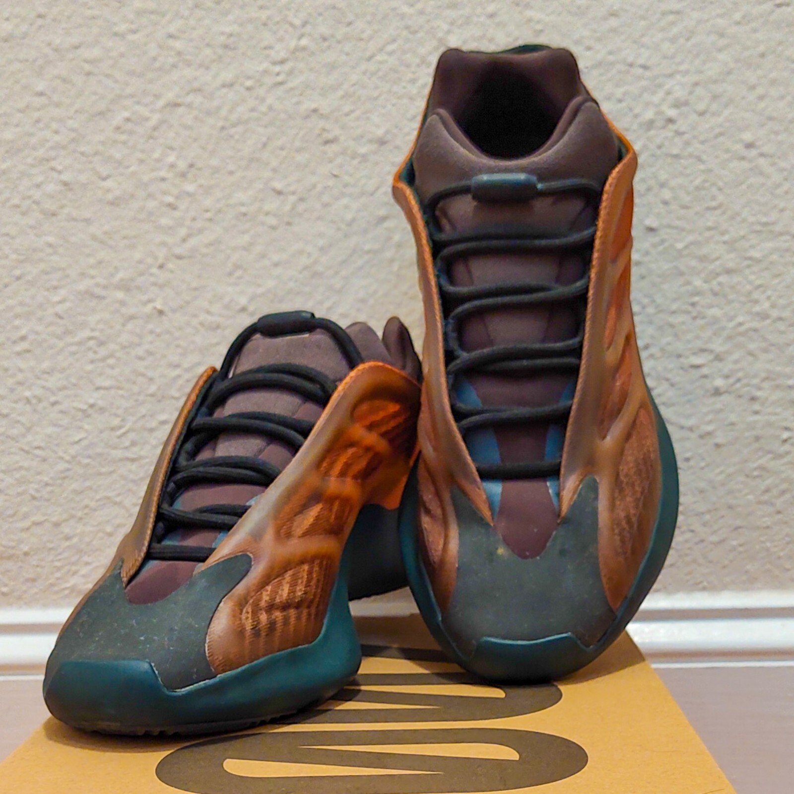 Size 9.5 - Adidas Yeezy 700 V3 Copper Fade - Gem