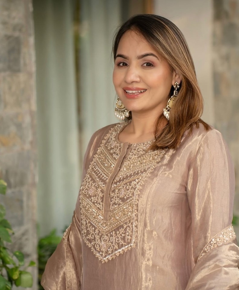 Elegante fertige gerade Hose für Frauen Premium Natur Krepp Stoff Sequenz | eBay