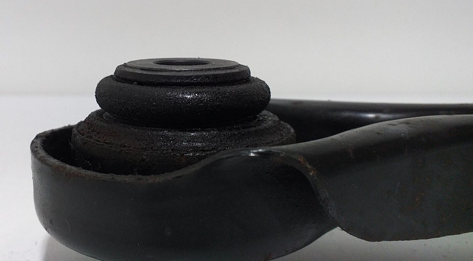 33326763473 REAR LEFT LOWER SUSPENSION ARM / 62258 / 156825 FOR BMW ...