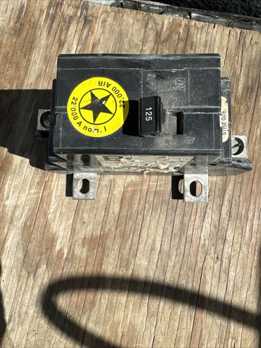 SQUARE D QOM125VH MAIN CIRCUIT BREAKER 125 AMP 120/240 VAC 2-POLE NEW ...