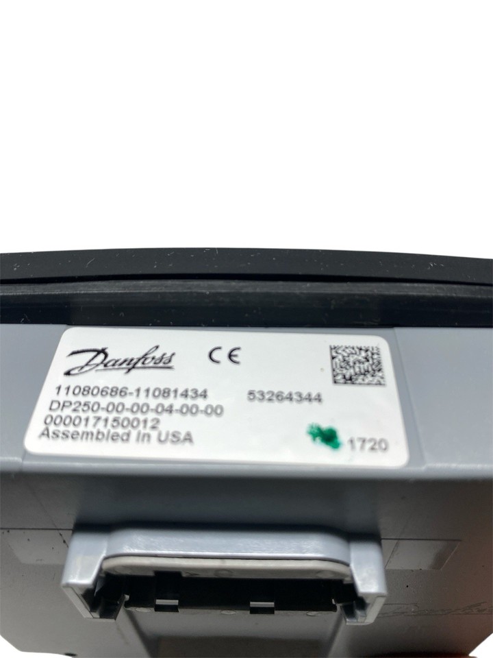 Danfoss MC 050 110 00000 PLC controller & DP250-00-00-04-00-00 Display ...