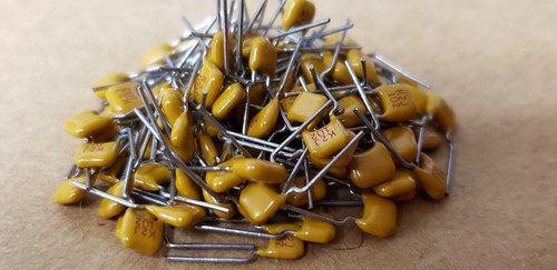 SMALL YELLOW CAPACITOR K2J102 (100PCS) | eBay