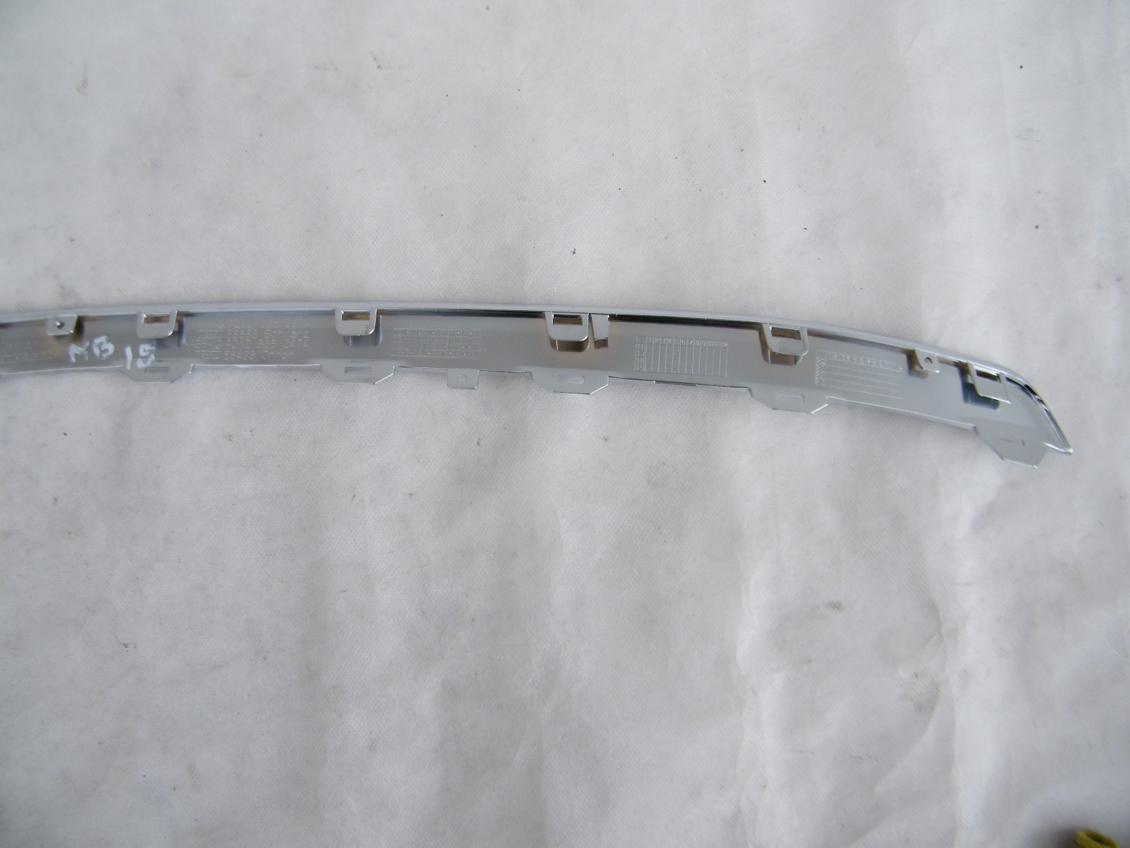 MERCEDES BENZ E Class W212 AMG Front Bumper Chrome Molding A2128852474 ...