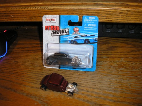 Vintage Lot of 2 Different Maisto 1932 Ford 3 Window Coupes Free ...