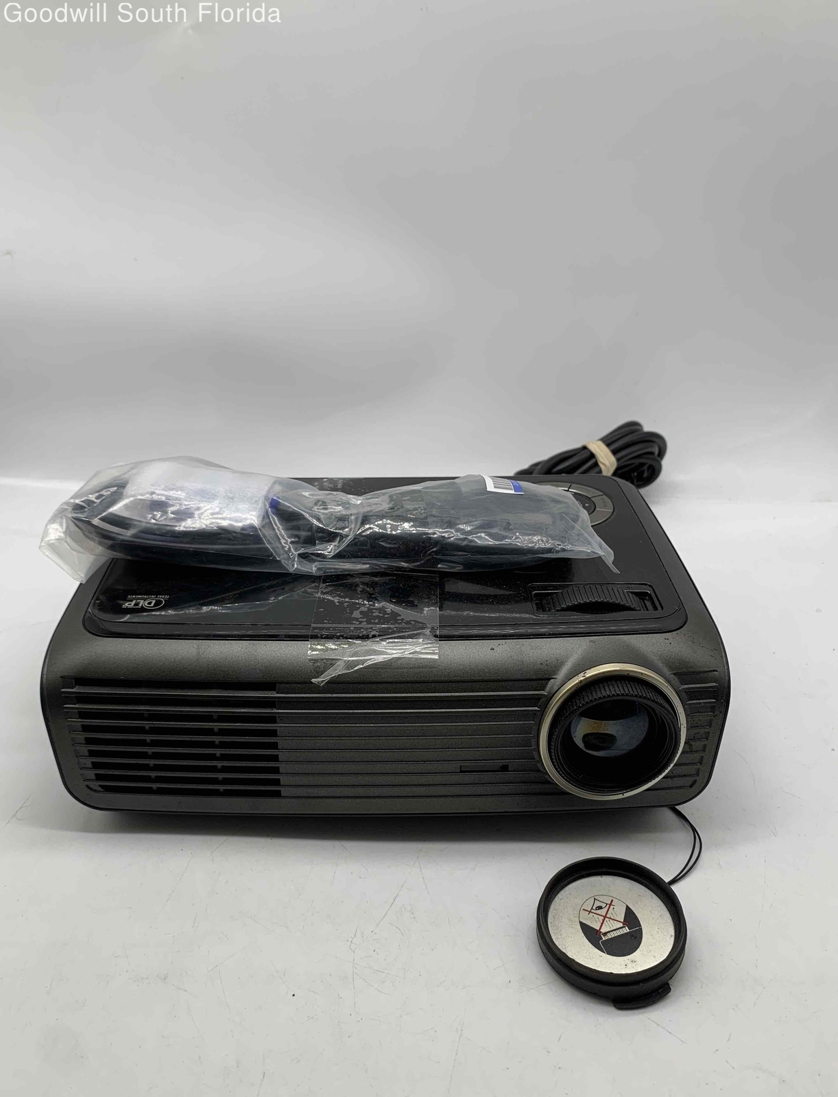 Optoma DLP Projection Display Model EP721 Powers On Not Further Tested ...