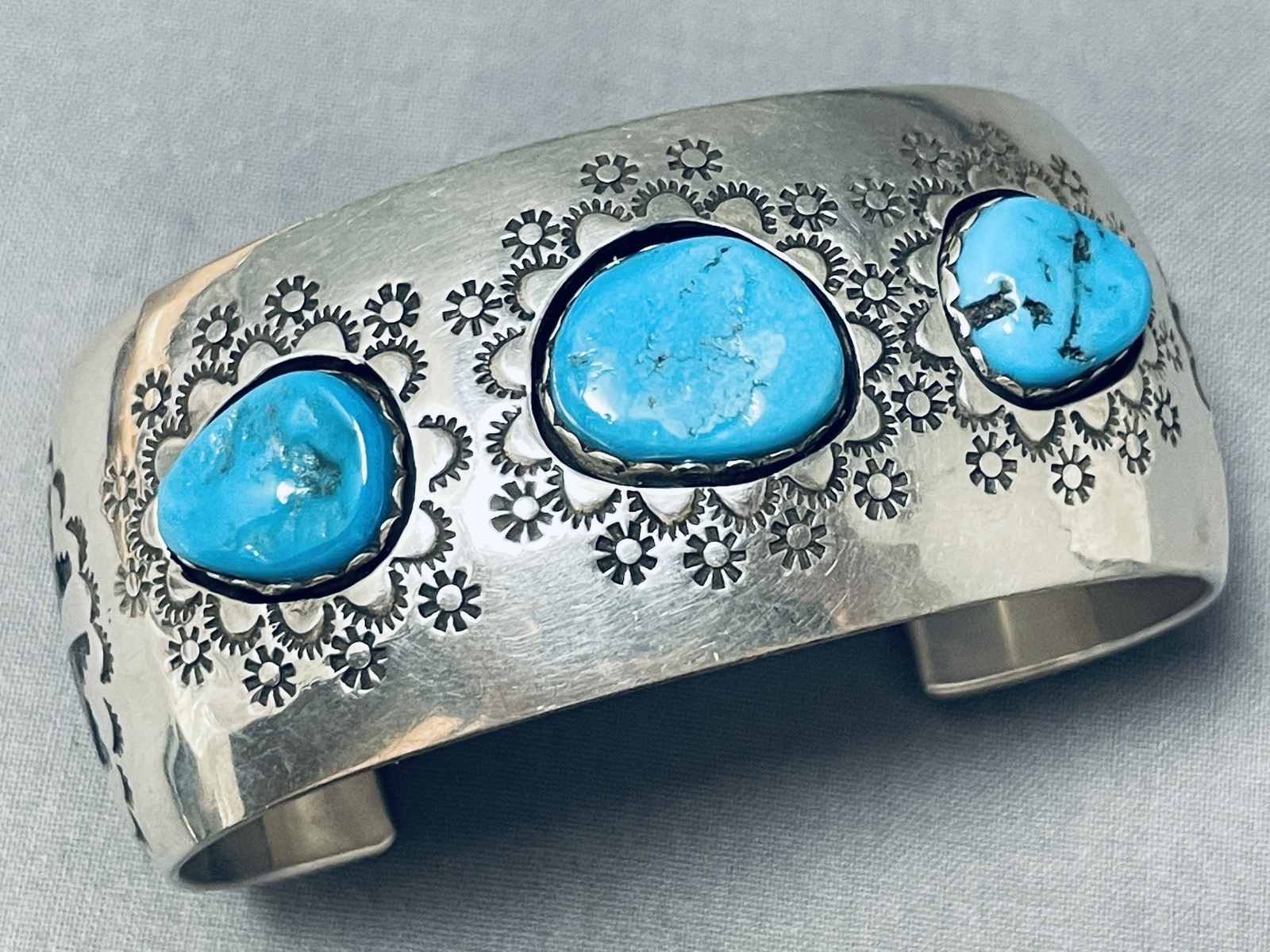 IMPORTANT WILFORD BEGAY VINTAGE NAVAJO TURQUOISE STER… - Gem