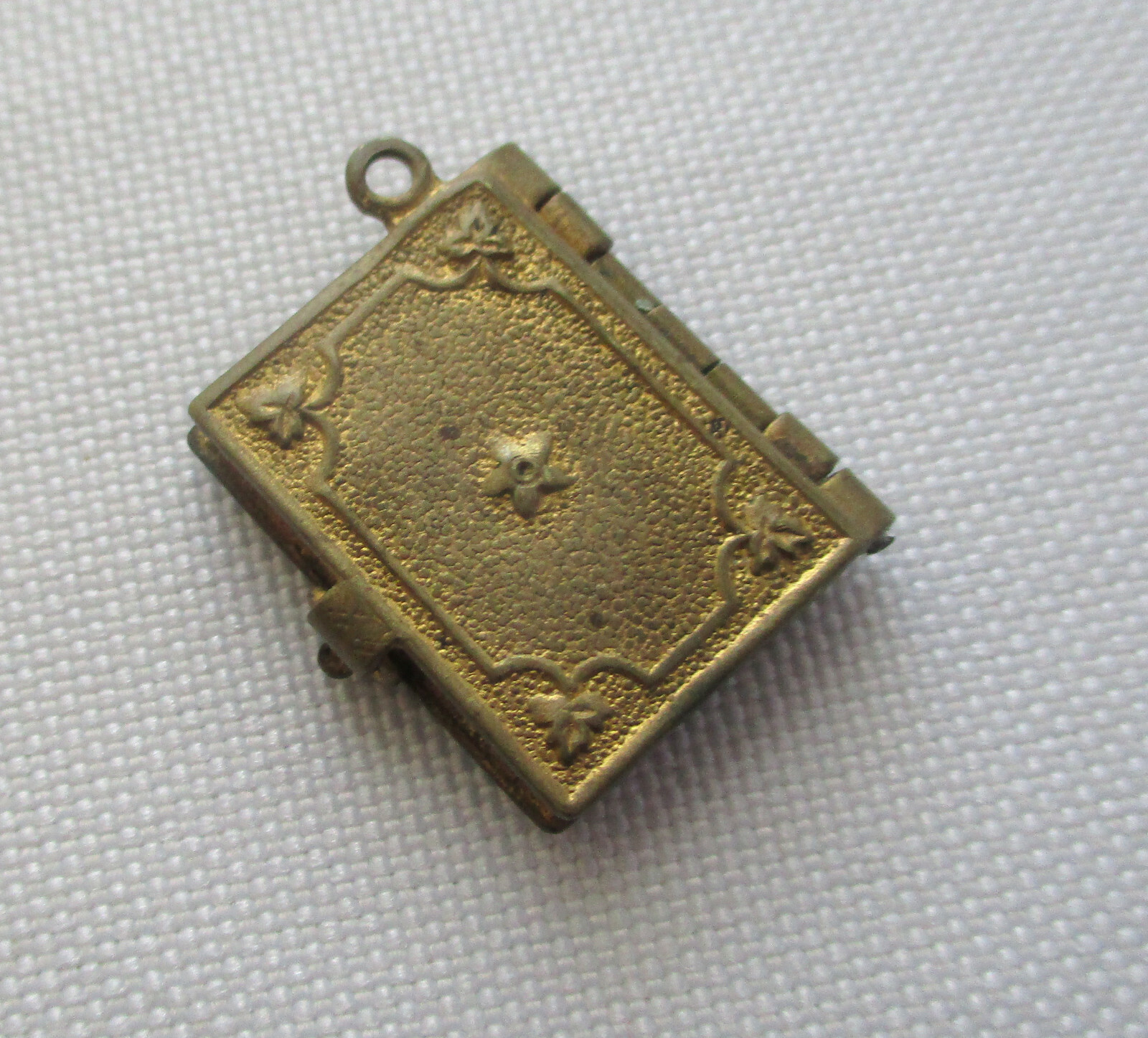Vintage Canterbury Souvenir Enamel Book Locket | eBay