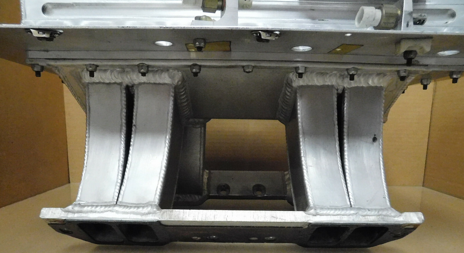 Custom SB Chevy 18* EFI Tunnel Ram, Injectors, 2BBL Throttle Bodies ...