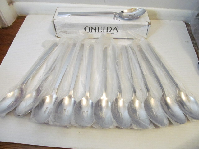 Oneida Chefs Table Pierced Banquet Spoons Set of 12, Bright Finish ...