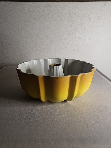 Bundt Brand Nordic Ware Fluted Tube Pan Mustard Yellow 10" Cake Pan ...