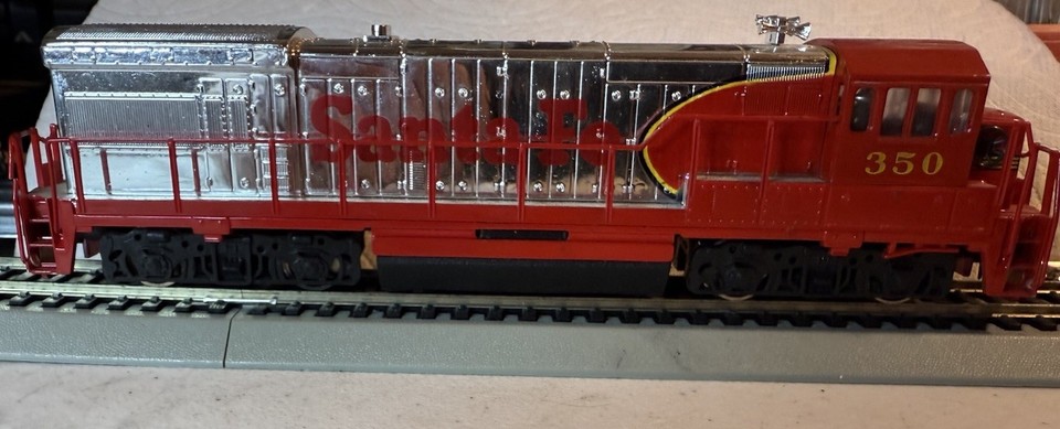 Bachmann HO scale Santa Fe 350 GE U36B diesel locomotive Bright Chrome ...
