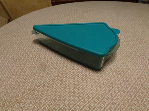 Tupperware Pizza Slice Shape Storage Container #4106A-2 Used Condition ...