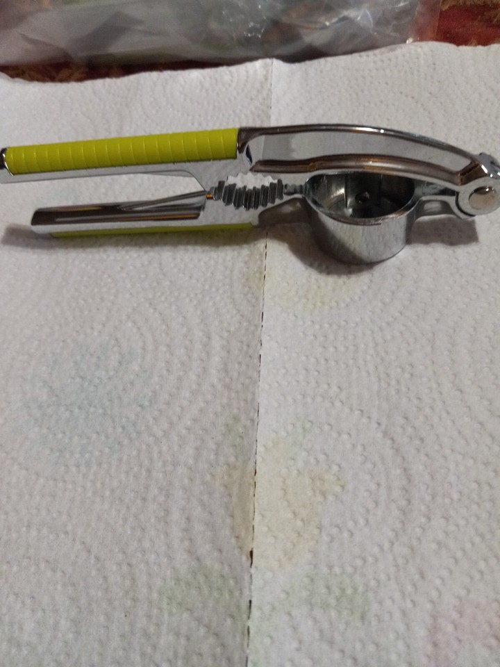 Garlic Press Kitchen Cooking Ginger Squeezer Masher Handheld Ginger ...