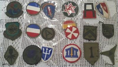 Lot of 126 Vintage Military Patches Army, Patch Encyclopedia & 2 WWll ...