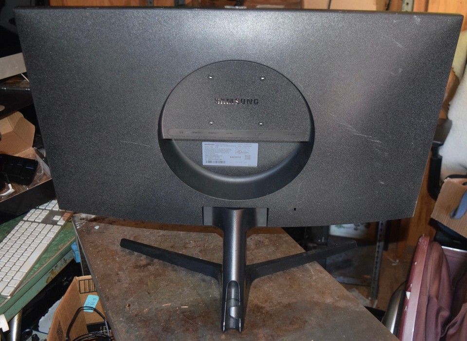 Samsung UR55 Series LU28R550UQNXZA 28" IPS 4K UHD Monitor U28R550UQN ...