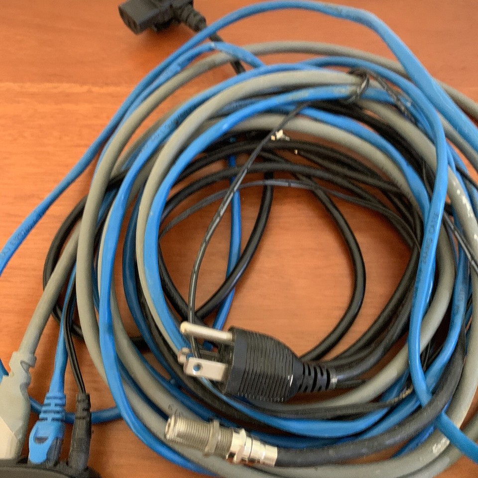 ROKU 3 Model 4200X Media Streamer W/ HDMI, Ethernet, Adapter Cords No ...