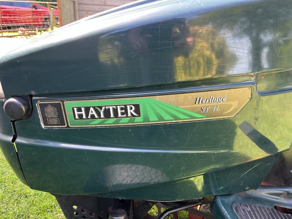 Hayter Tractor Mower REDUCED - ST 42 Inch Cut Briggs & Stratton vtwin ...