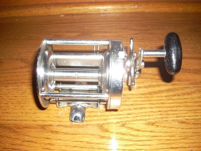 VINTAGE Shakespeare Service Fishing Casting Reel 1946M Model FD Clean ...