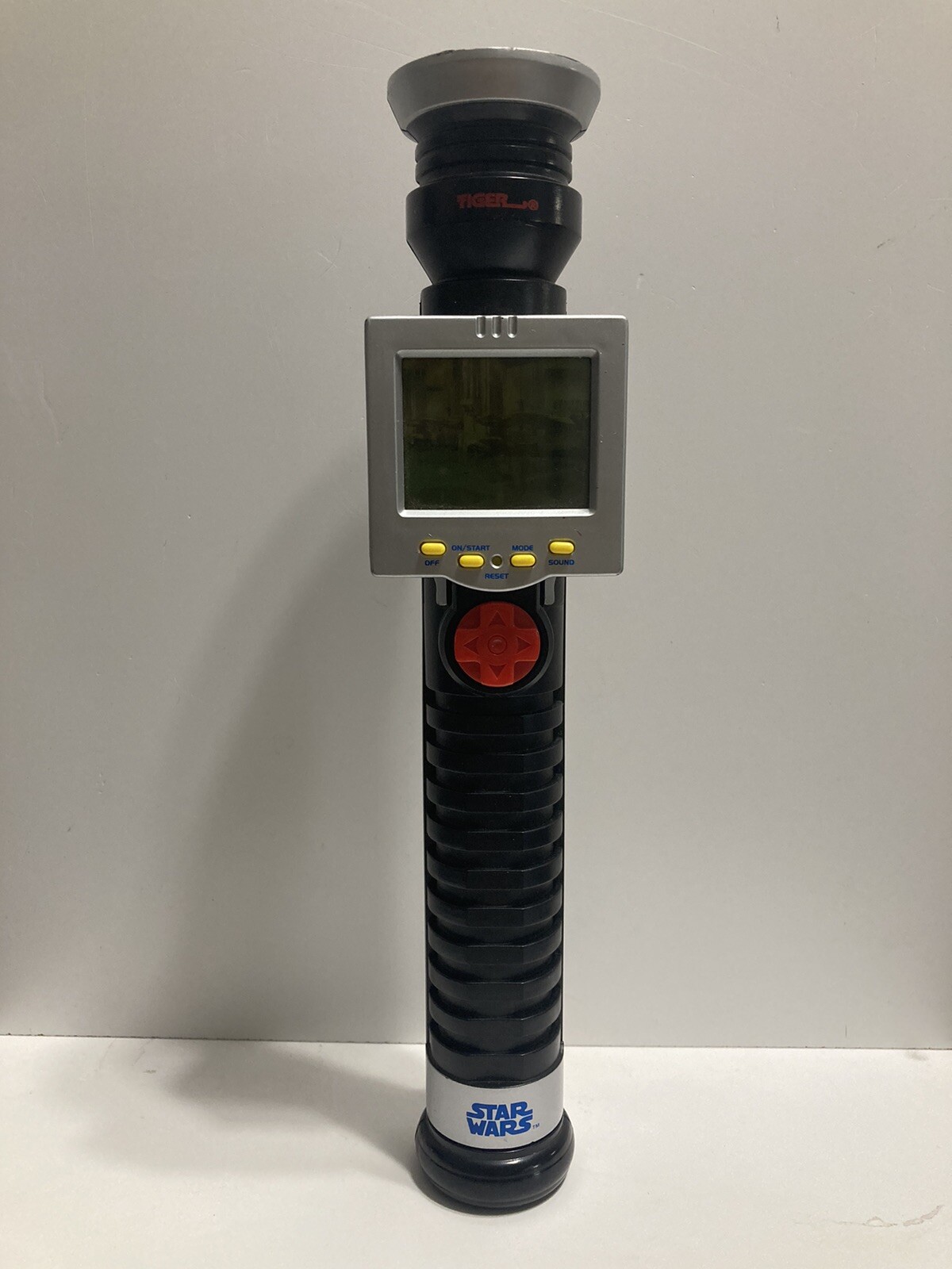 STAR WARS 1999 Tiger Electronics Star Wars Light Sabre Handheld ...
