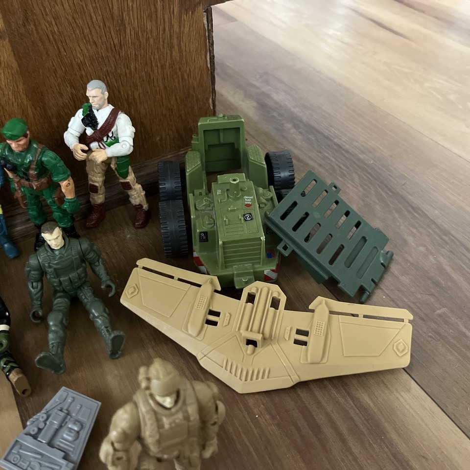 HUGE Lot Of Military Army Action Figures Toys Various Sizes And Brands ...