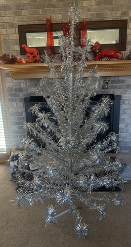 VTG 6ft Aluminum Pom Pom Christmas Tree 69 Branch Sparkler Star Brand ...