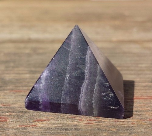 NATURAL FLUORITE MEDIUM GEMSTONE PYRAMID 27-30mm | eBay