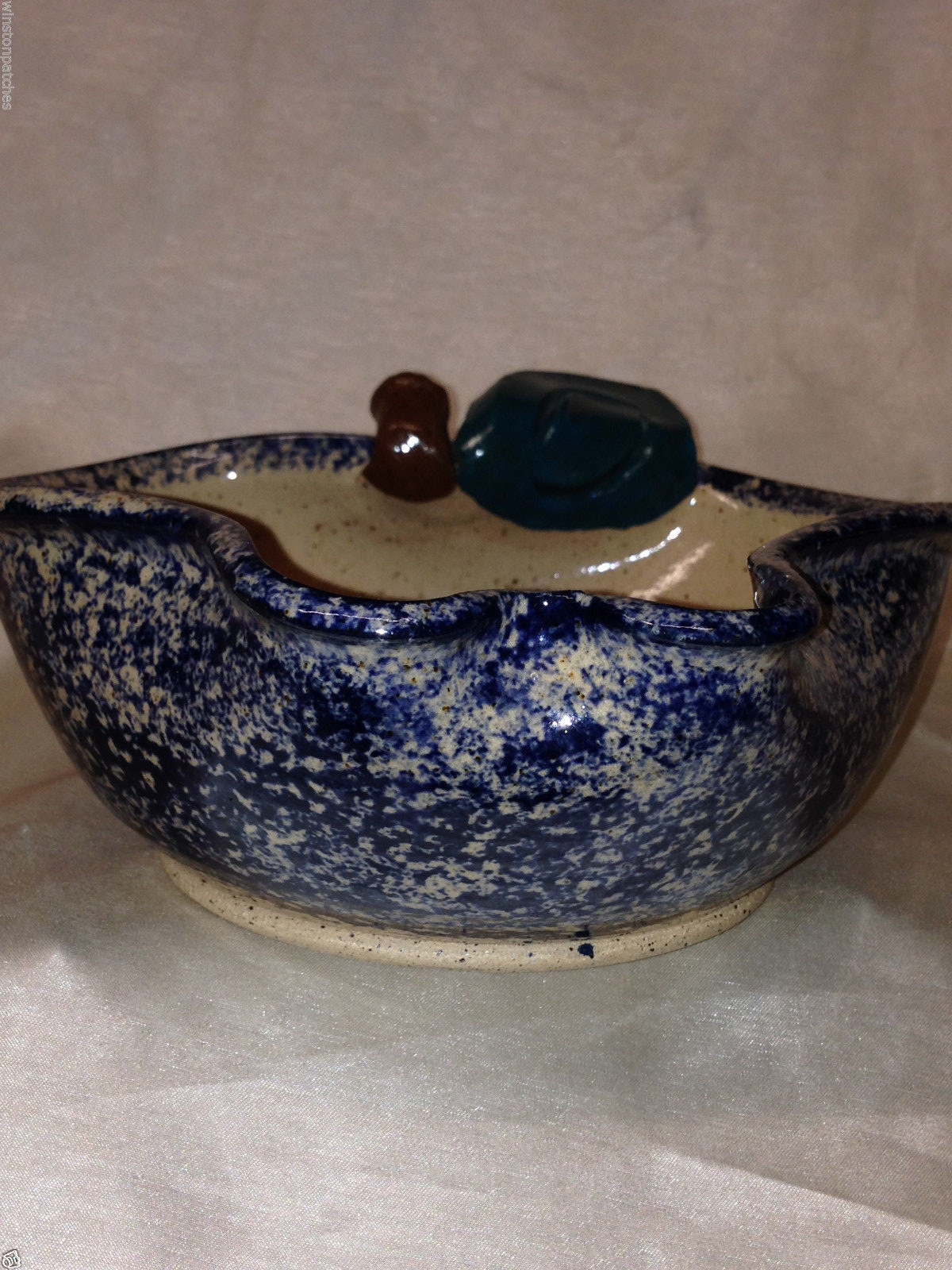 THREE RIVERS POTTERY COSHOCTON OHIO 1992 APPLE SHAPED BOWL 7 5/8" BLUE ...