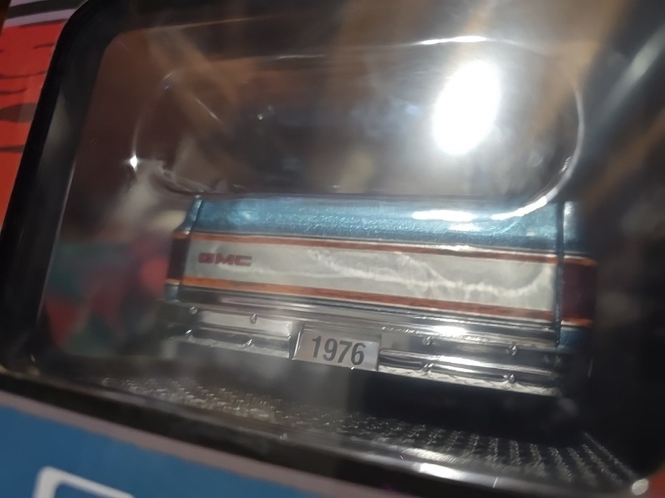 2025 M2 Machines 1:24 Scale 1976 GMC Sierra Grande 15 Custom R136 2 ...