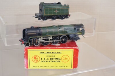 TRIX 236 OO BR 4-6-2 BRITANNIA CLASS LOCOMOTIVE 70004 WILLIAM ...
