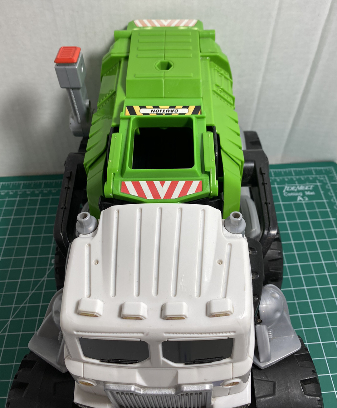 Mattel Matchbox Interactive Stinky The Garbage Truck Robot Talking 12 ...