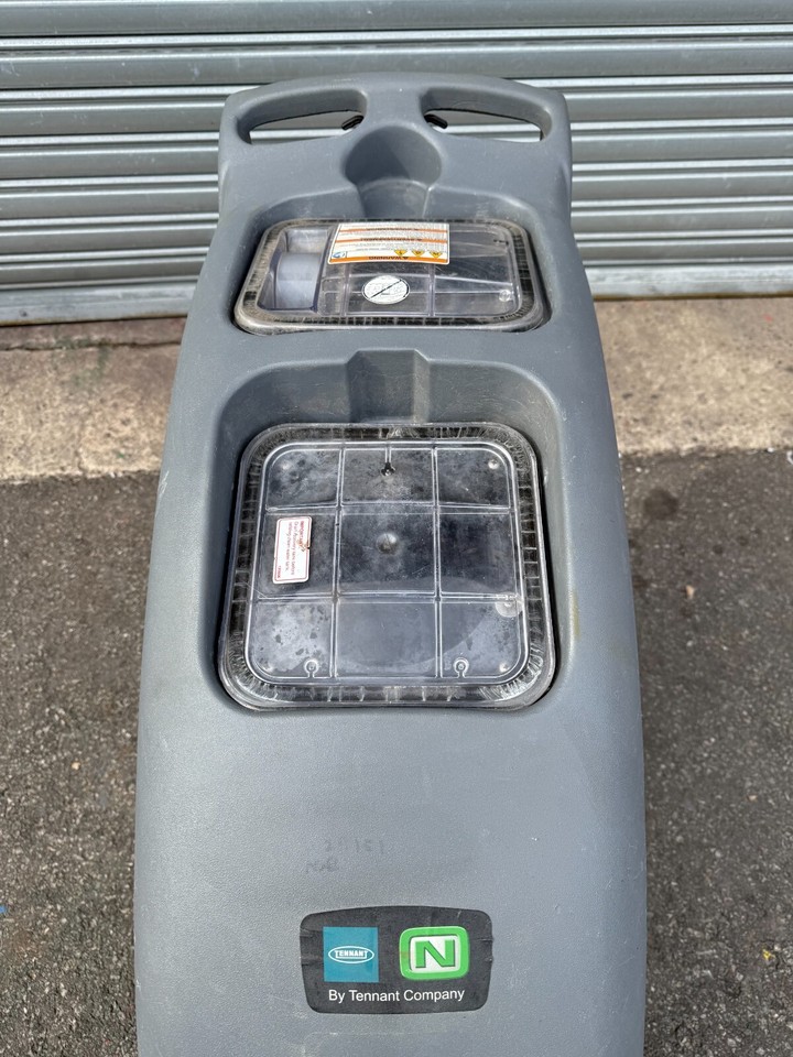 Tennant/Nobles EX-SC-1020 Deep Cleaning Self-Contained Carpet Extractor ...