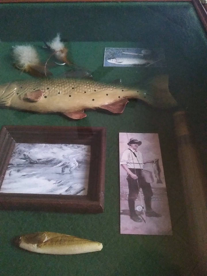 Vintage Fishing Shadow Box Fish Lures Reels Bobbers Fishing Decor 20 1/ ...