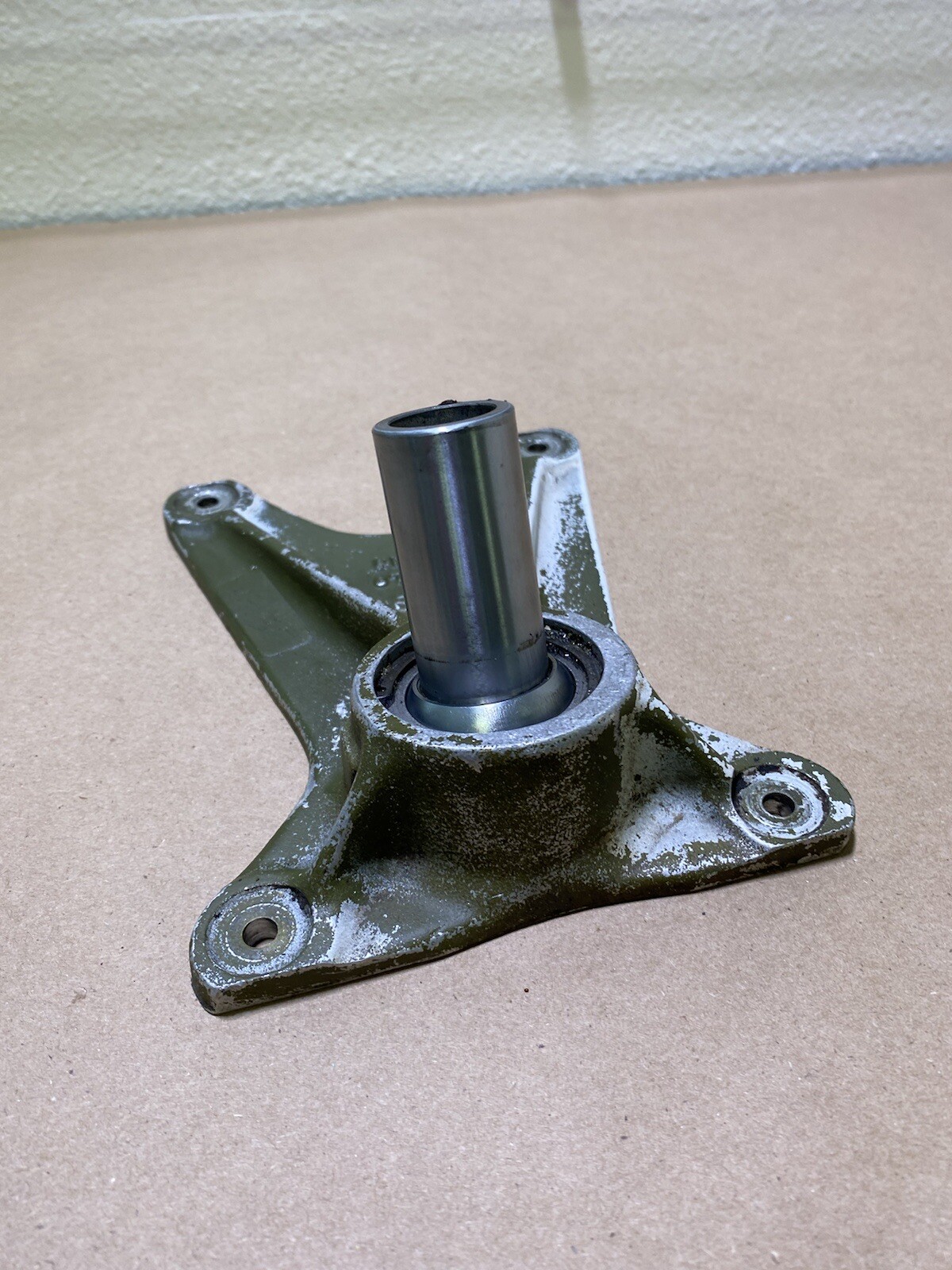 Piper PA-34 Main Landing Gear Trunnion Mount 67043-3 (3026) | eBay
