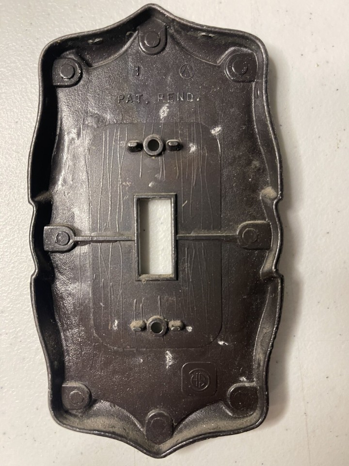 Amerock AmerTac Carriage House Brass Color Metal Single Toggle Switch ...