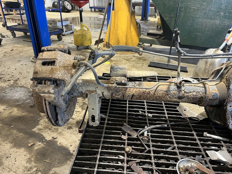 04-08 FORD F150 4X4 REAR DIFFERENTIAL AXLE 129K MILES 3.55 RATIO 9.75 ...