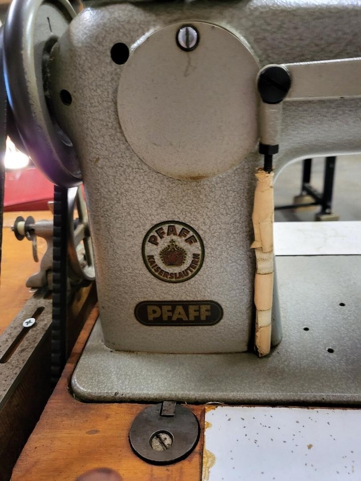 Pfaff 138 industrial zig-zag sewing machine- complete with table and ...