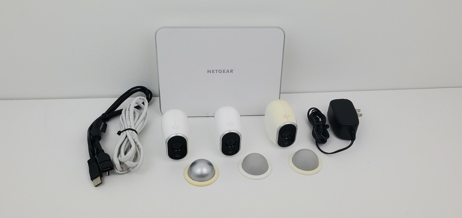 Bundle Netgear Arlo VMC3030 Cameras and base station vmb 3000 pre owned ...